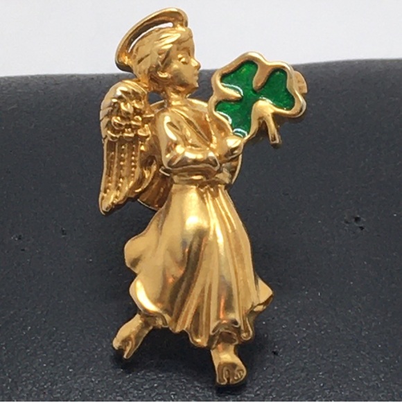 Avon | Jewelry | Vintage Gold St Patrick With Green Enamel Shamrock Pin ...